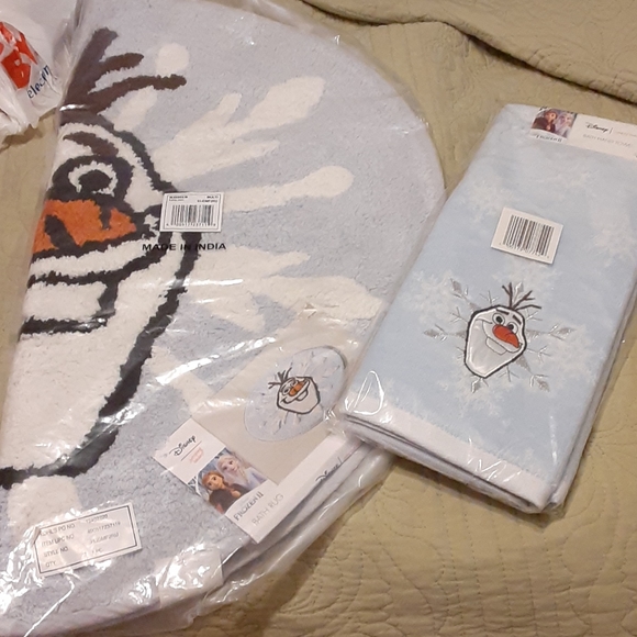 Disney | Bath | Nwt Disney Olaf Bath Rug And Towel Set | Poshmark